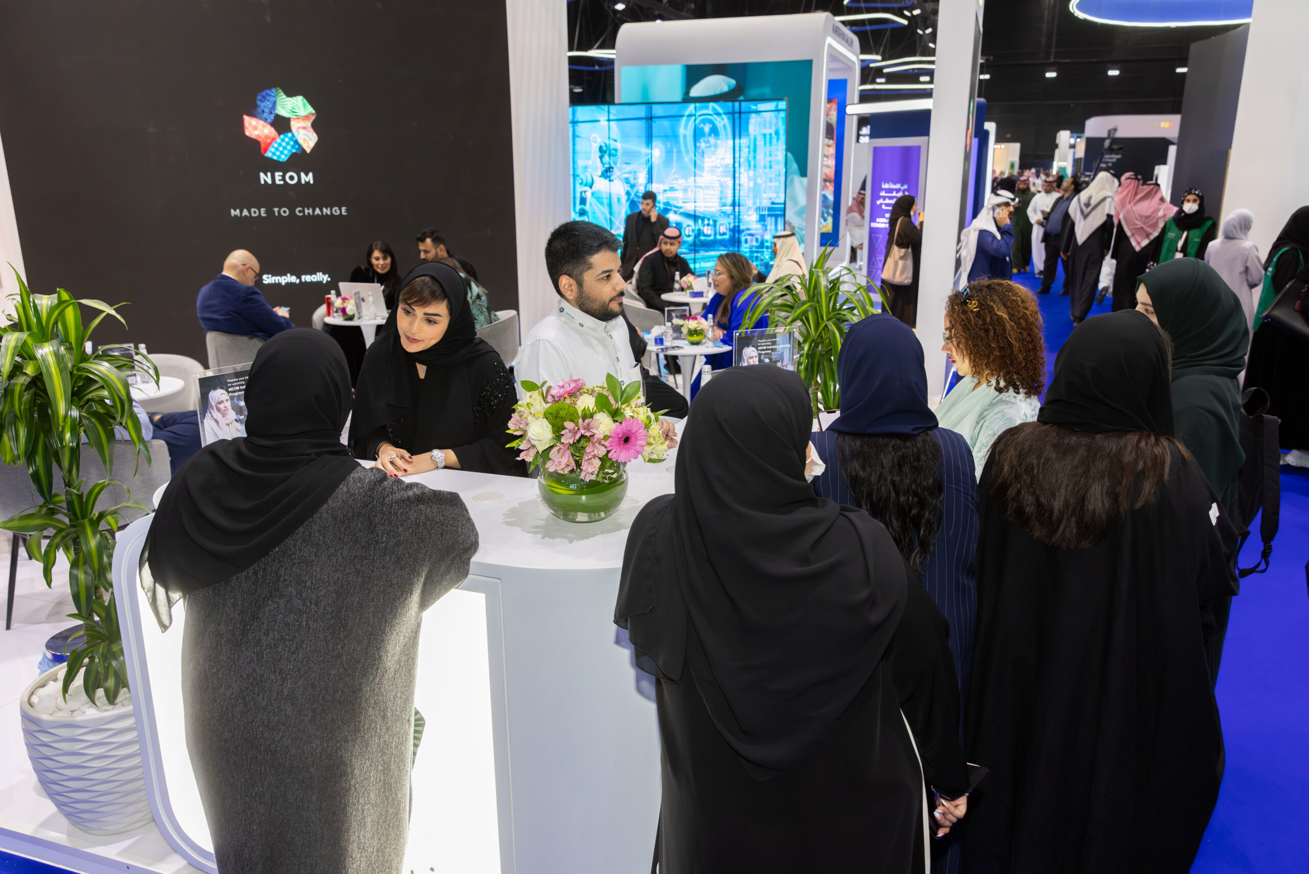 NEOM GALLERY - naf.plus